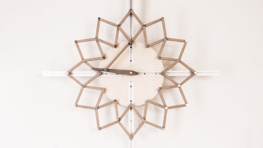 まるで「呼吸」しているような壁かけ時計、Solstice Clock | TABI LABO