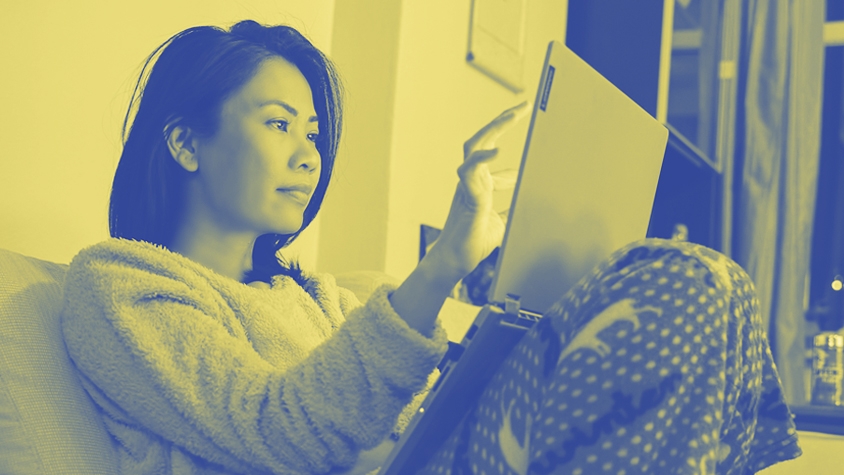 中国の若者の間で、パジャマで出勤する「gross outfits」が大流行。その背景は、厳しい時代に生きる若者たちのアンチテーゼだった ...