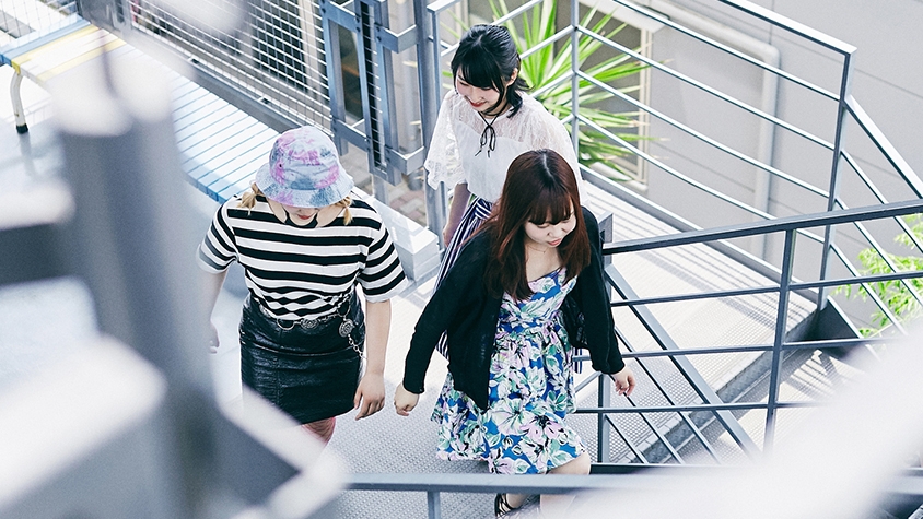 『Z世代化する社会』著者 東大・舟津昌平インタビュー。Z世代の不安とは | TABI LABO