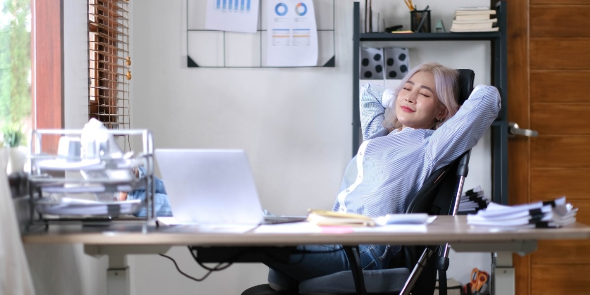 "バレなければOK"。MZ世代の暗黙のルールに隠された、新しい「効率」の定義 | TABI LABO